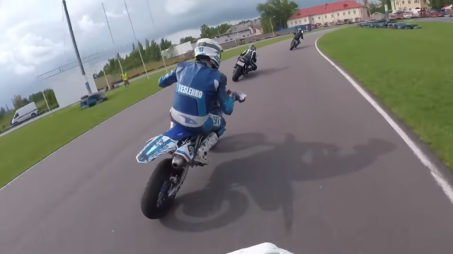 MOTO3選手ミニモトレースに参戦！#76 Makar Yurchenko + RM85 | 動画ライダー