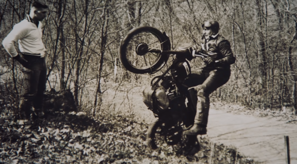 エド・フィッシャー94歳。AMA殿堂のレーサー。 | 動画ライダー