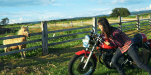 YU.SR500 北海道ツーリング最終日｜SR500と人懐っこすぎるポニー。 | 動画ライダー